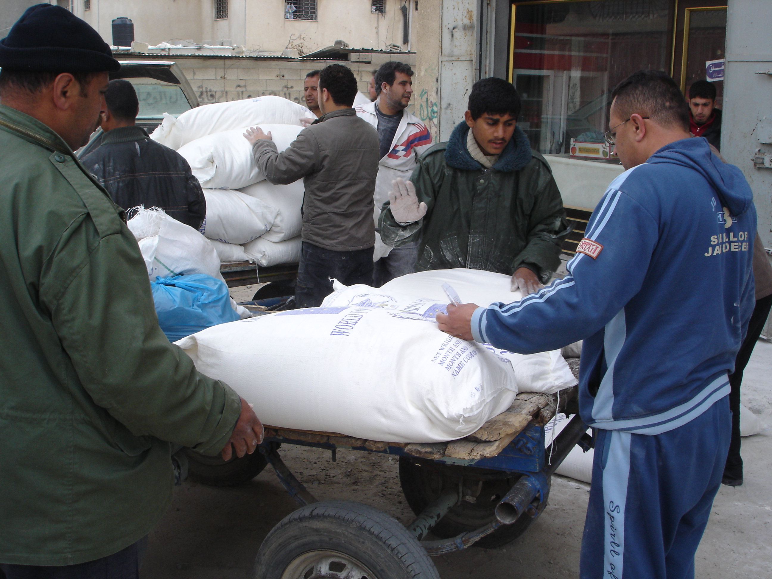 Food distribution in Gaza - DARA